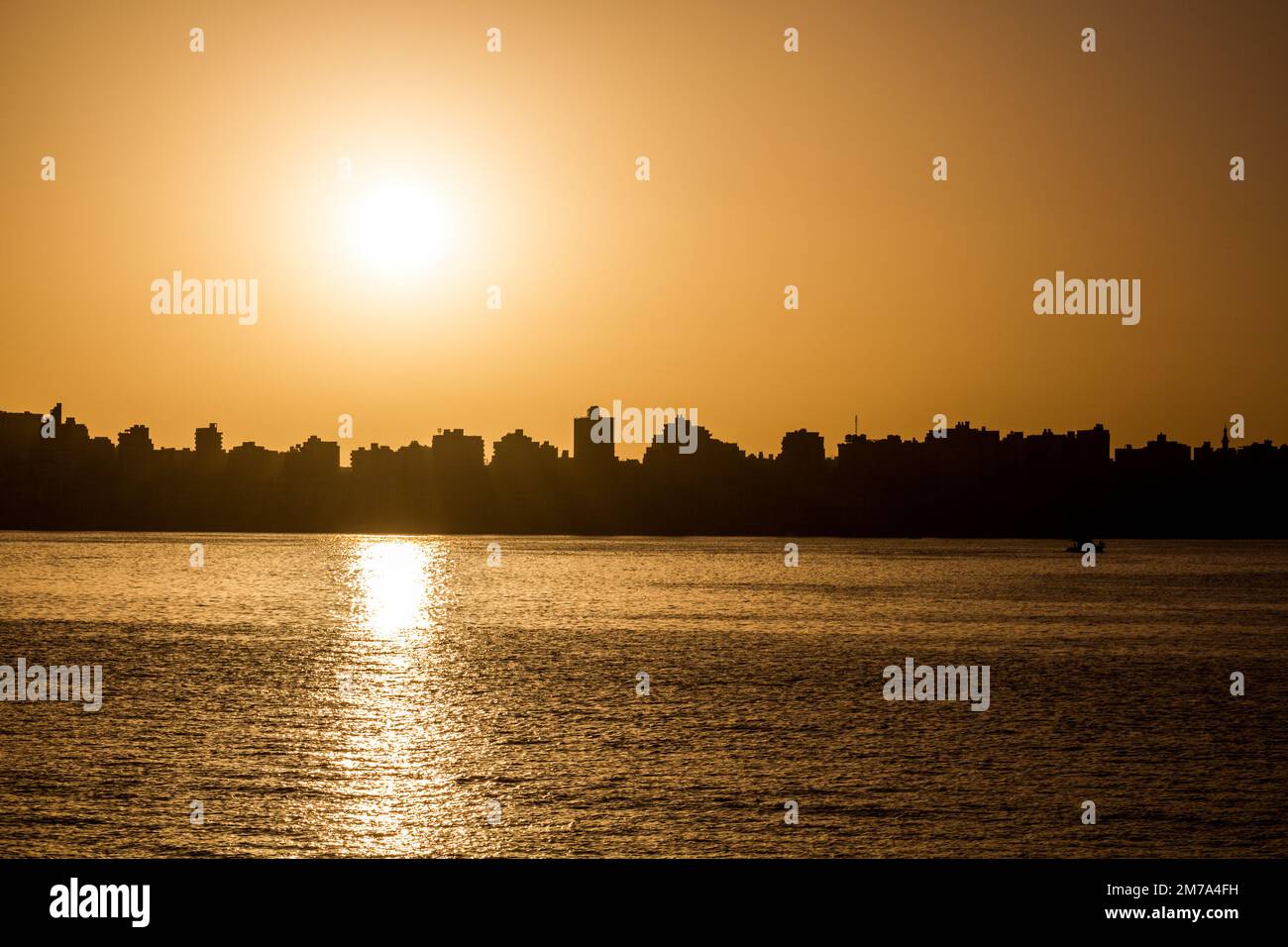 Alexandria egypt skyline cityscape hi-res stock photography and images ...