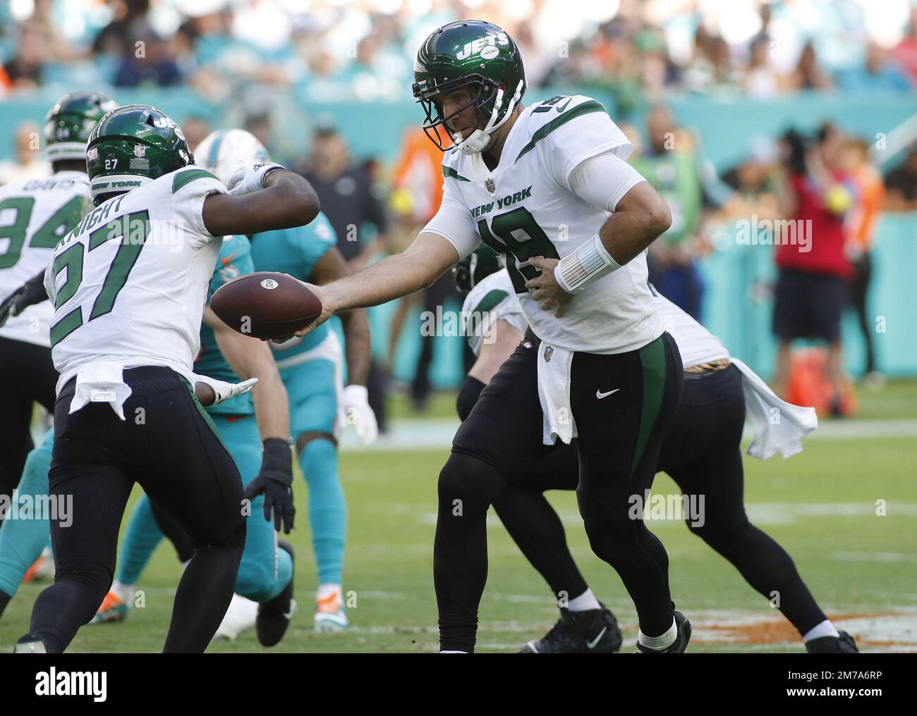 Miami Gardens, United States. 08th Jan, 2023. Jeoe Flacco 19 hands off ...