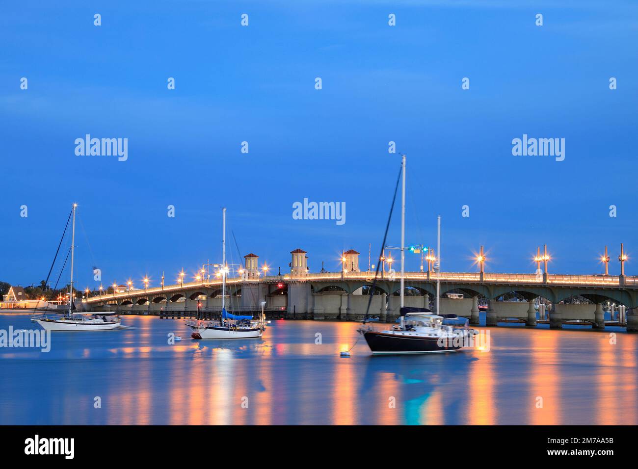 Bridge of Lions illuminated at dusk in St. Augustine, Florida, USA ...