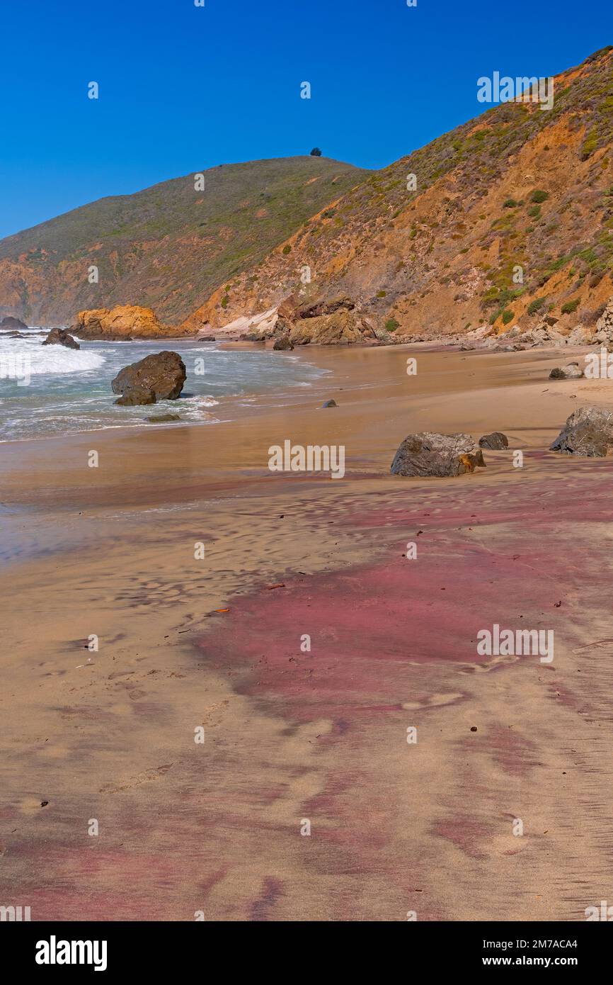 Red sands beach hi-res stock photography and images - Alamy