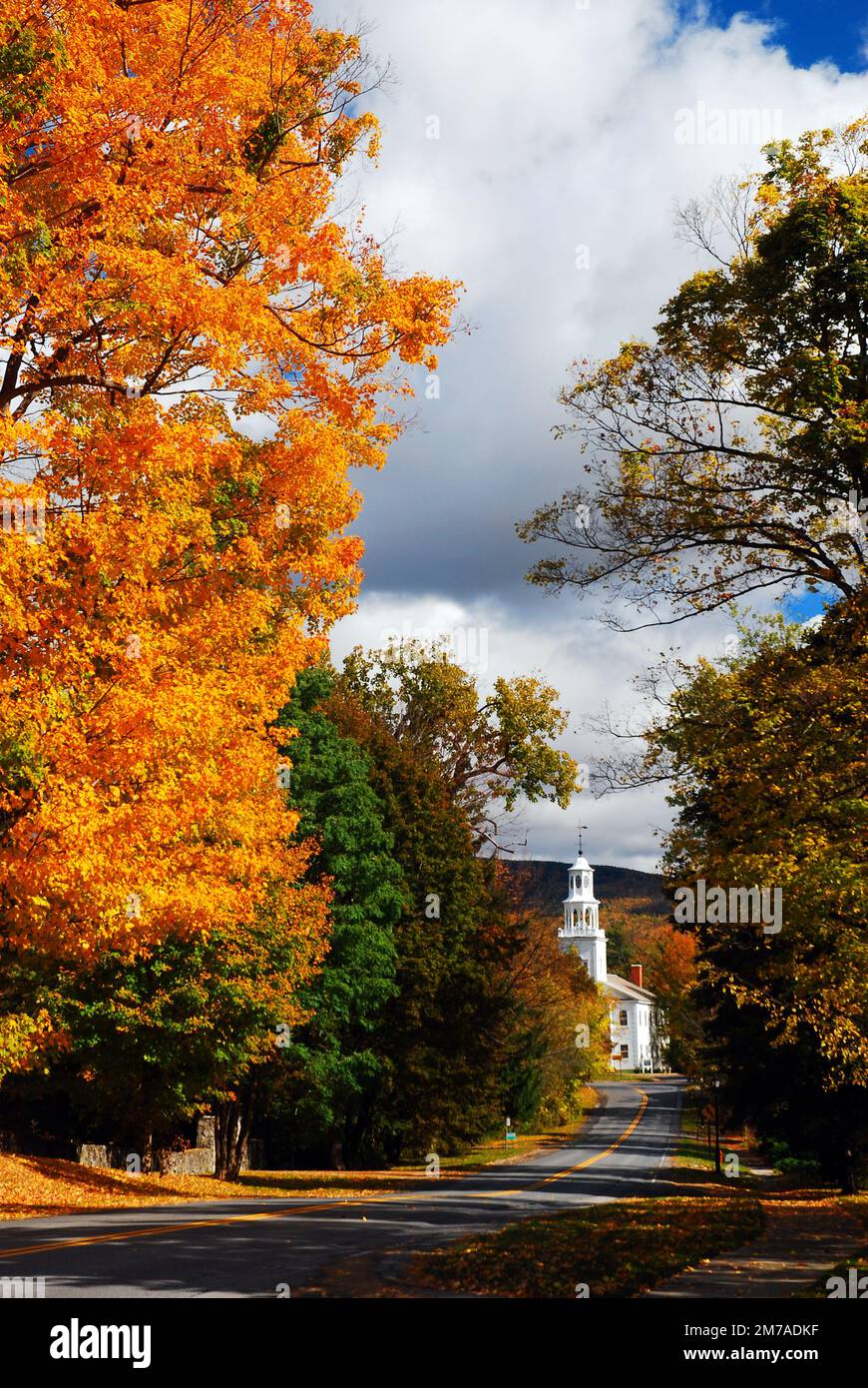 Classic country church hi-res stock photography and images - Alamy