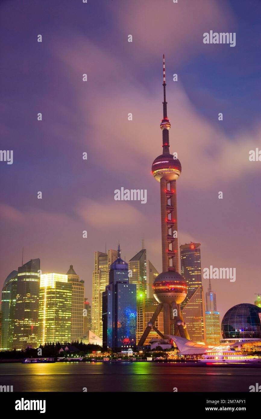 Shanghai Oriental Pearl Stock Photo - Alamy