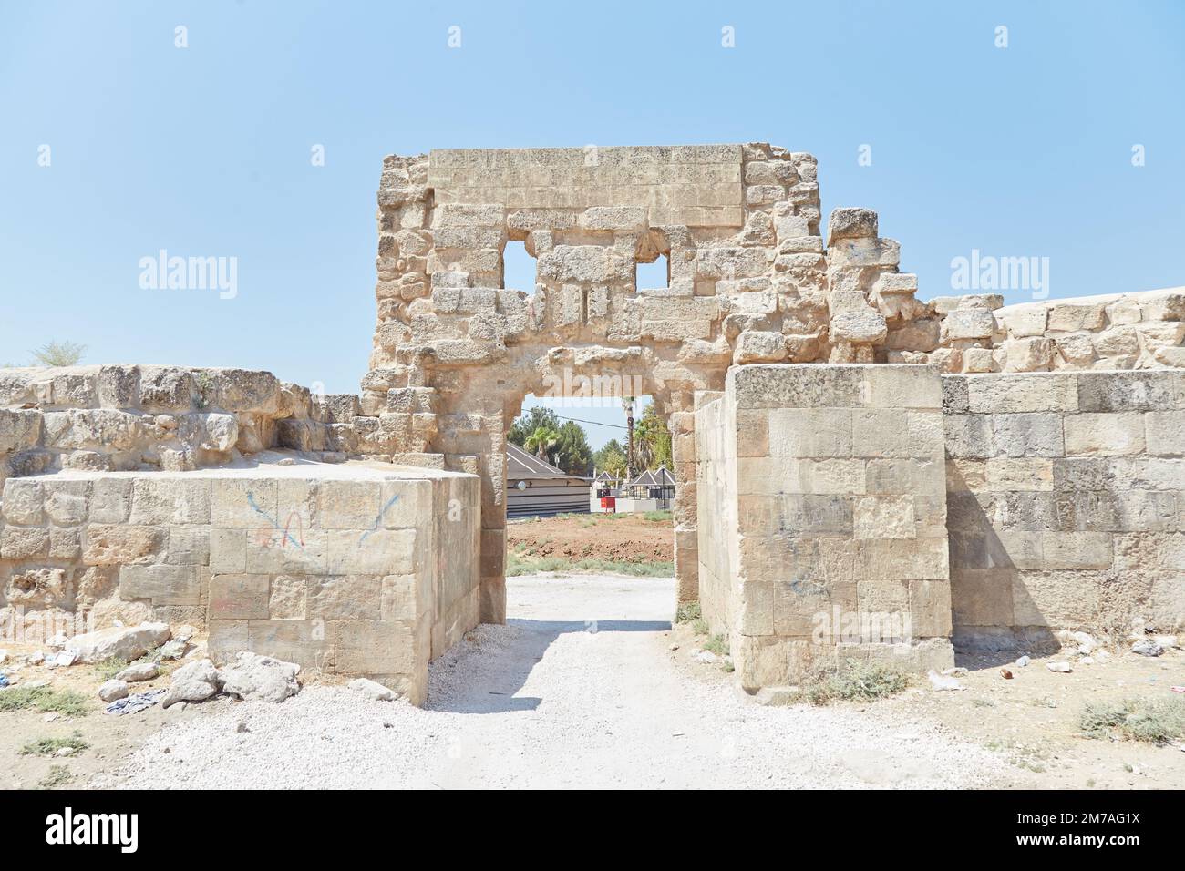 The Ancient Citadel Mound of Harran in Southeast Turkey Stock Photo - Alamy