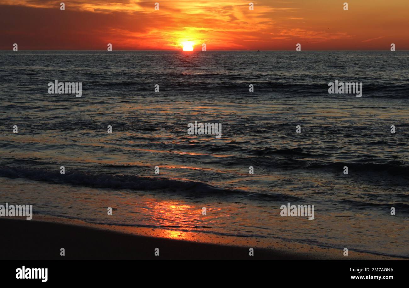 Beautiful SoCal Beach Sunset, Torrance Beach, South Bay, Los Angeles ...