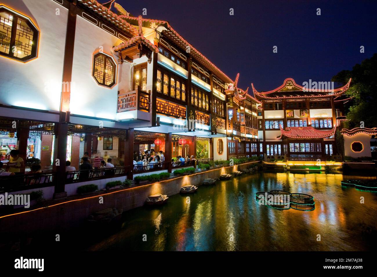 Shanghai Yuyuan,Chenghuang Temple Stock Photo - Alamy