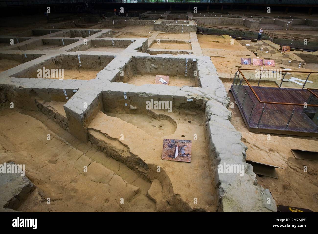 Jinsha ruins hi-res stock photography and images - Alamy