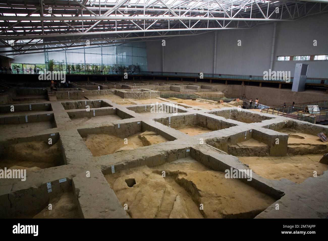 Jinsha ruins hi-res stock photography and images - Alamy