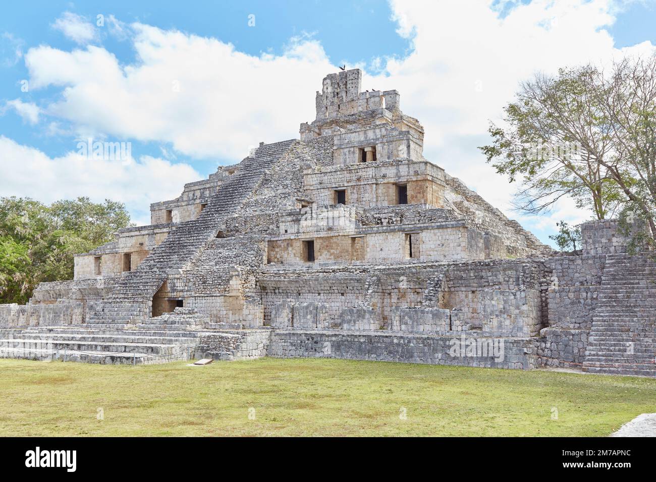 Edzna's Building of the Five Stories, of the Most Unique Mayan Pyramids ...