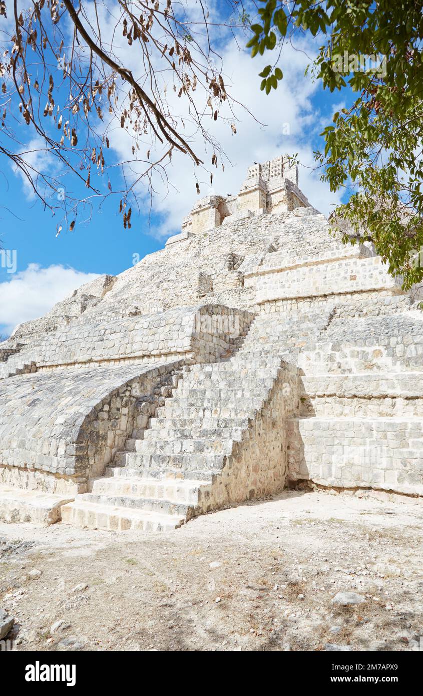 Edzna's Building of the Five Stories, of the Most Unique Mayan Pyramids ...