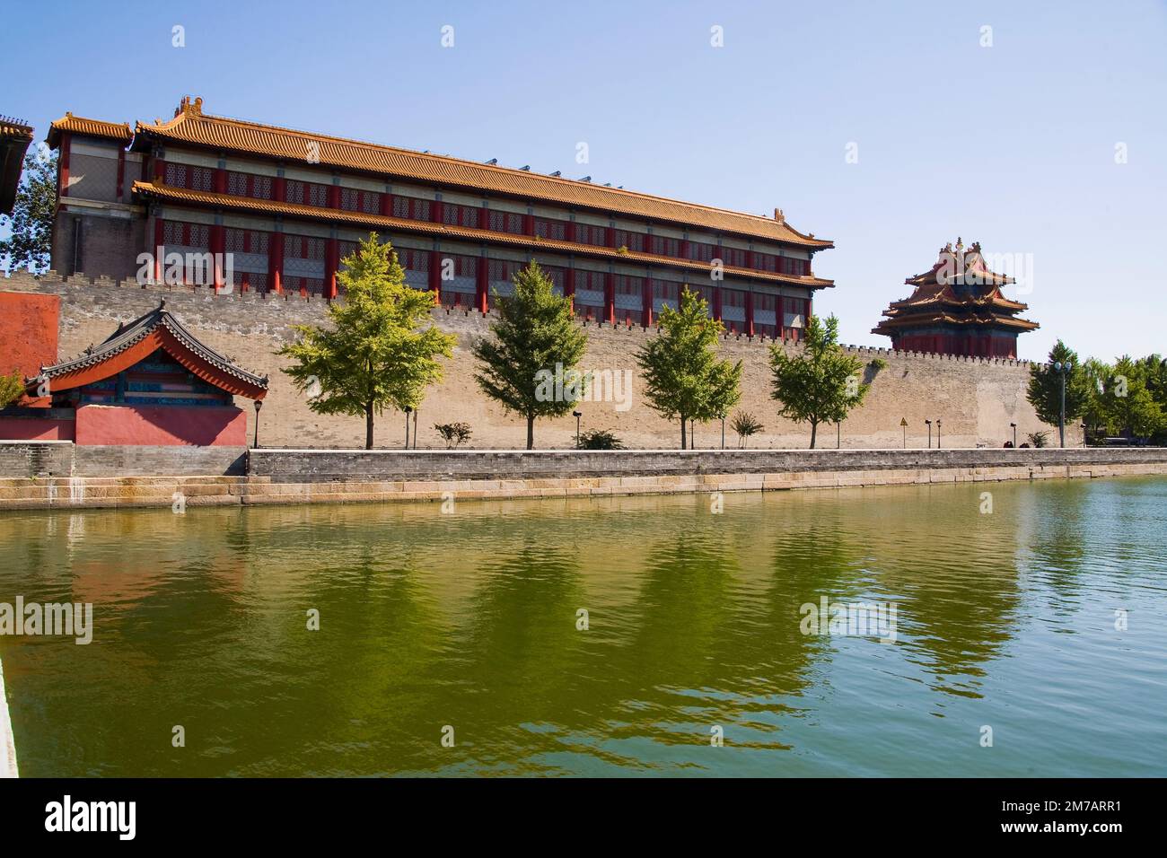 Forbidden city moat hi-res stock photography and images - Alamy