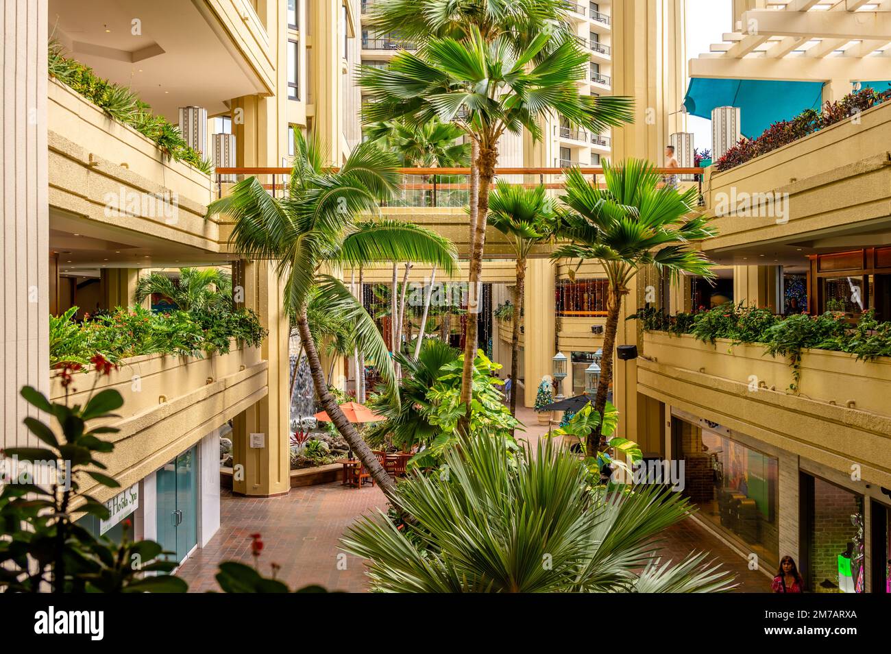 Hawaii shopping outlet hi-res stock photography and images - Alamy