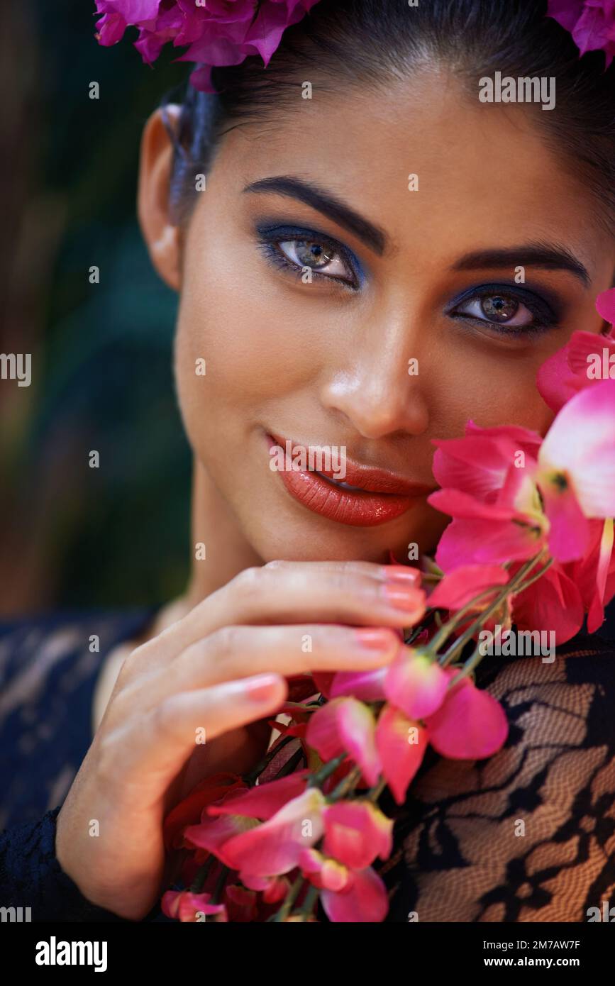 Hypnotize woman hi-res stock photography and images - Alamy