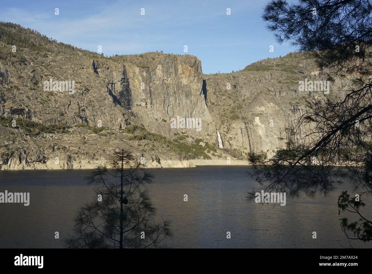 Hetch hetchy reservoir and waterfall Stock Photo - Alamy
