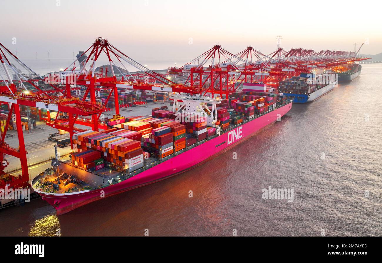 SHANGHAI, CHINA - JANUARY 8, 2023 - An automated wharf operation at ...