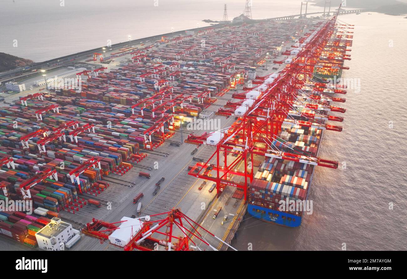 SHANGHAI, CHINA - JANUARY 8, 2023 - An automated wharf operation at ...