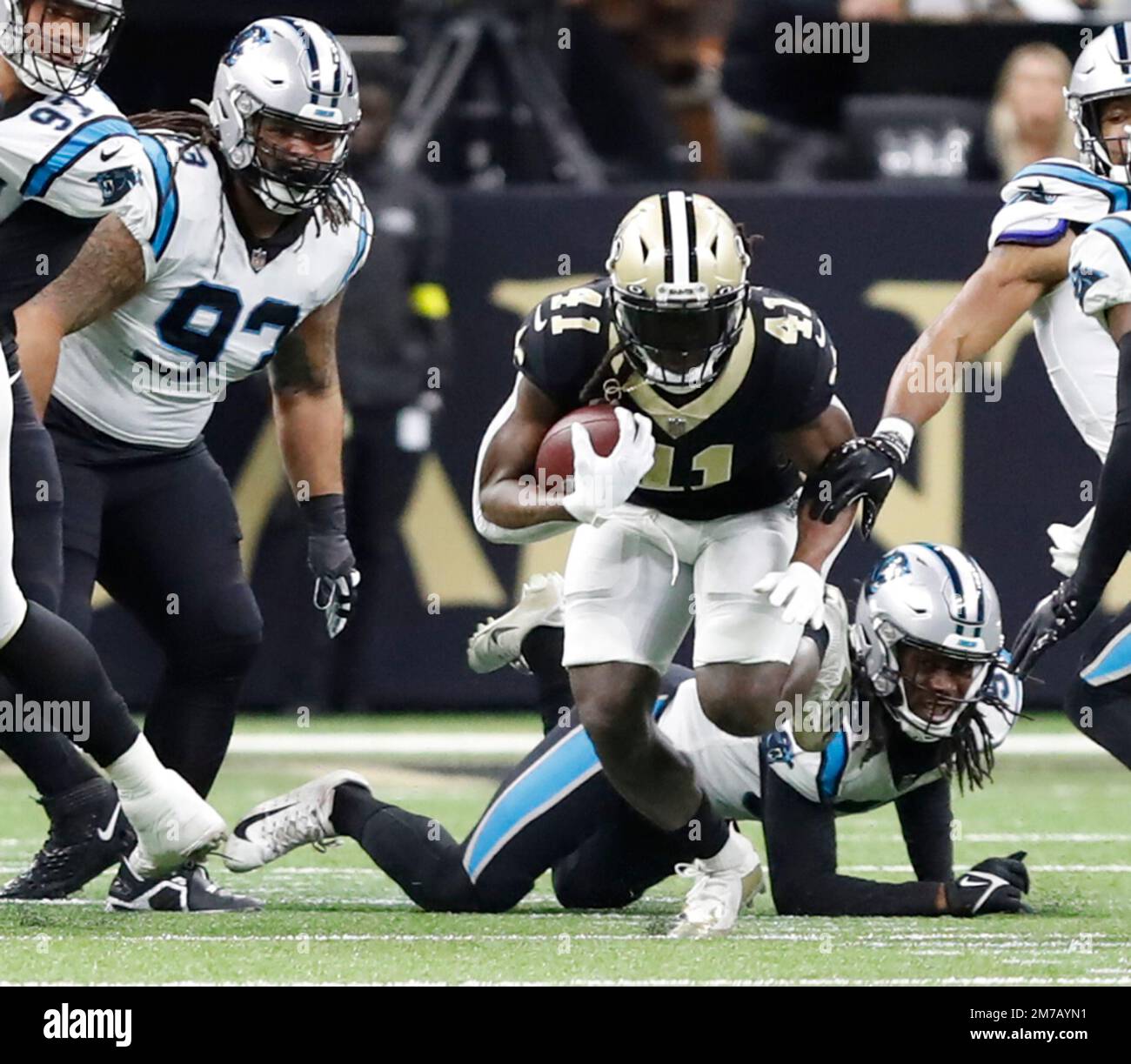 New Orleans Saints running back Alvin Kamara (41) rush for some yardage ...
