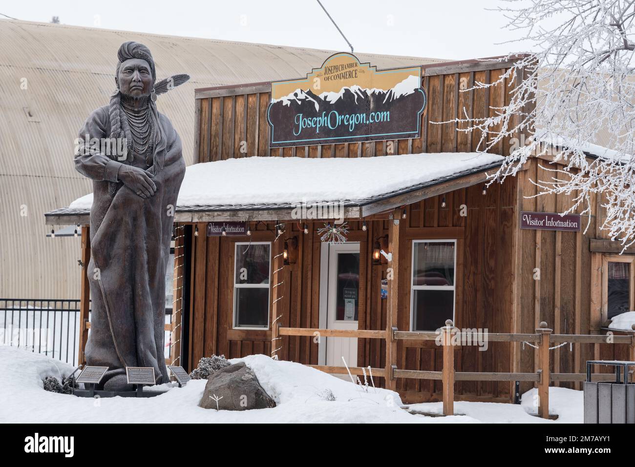 Chief Joseph bronze statue, by Georgia Bunn, Joseph, Oregon Stock Photo ...