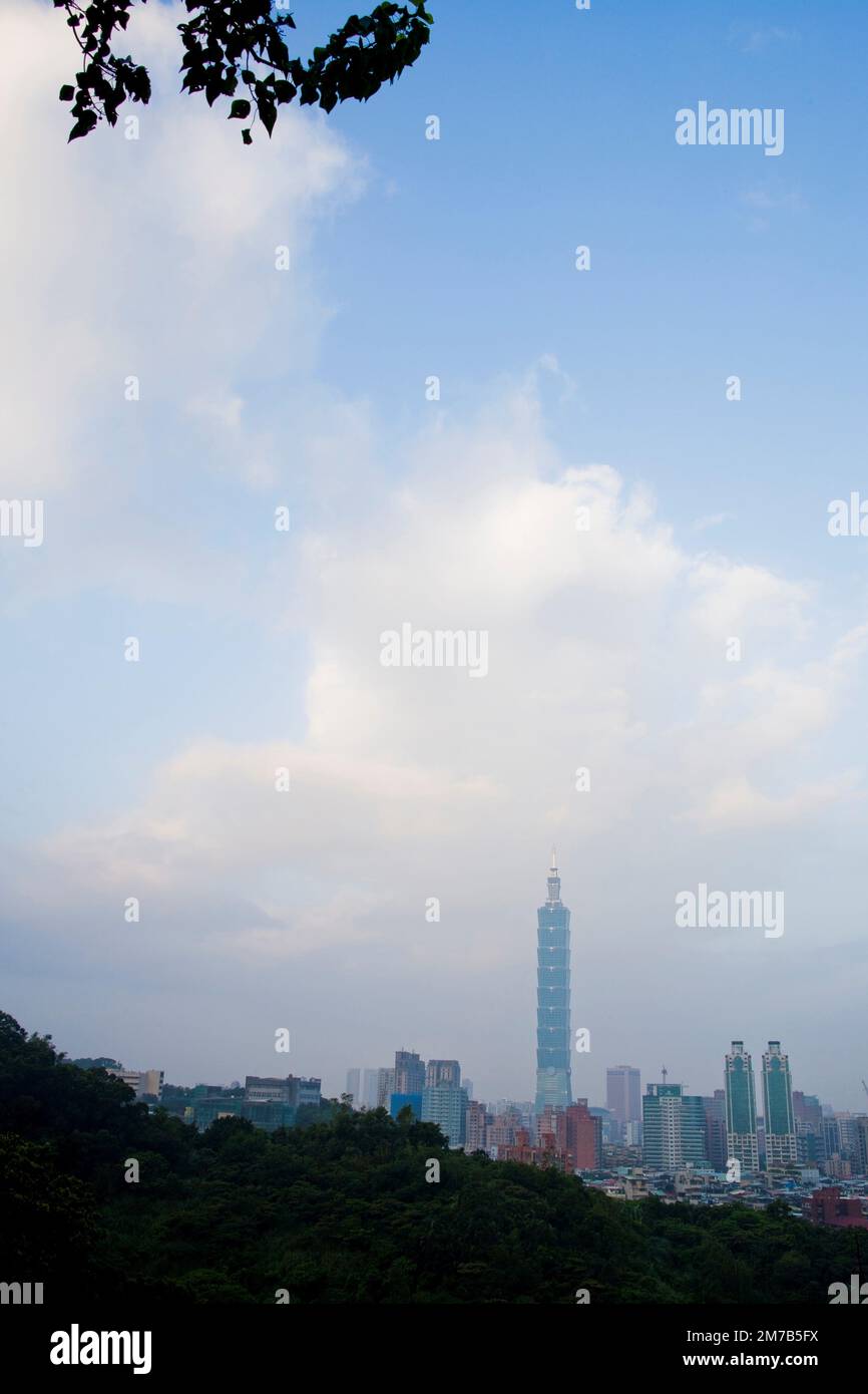Taipei 101 building hi-res stock photography and images - Alamy