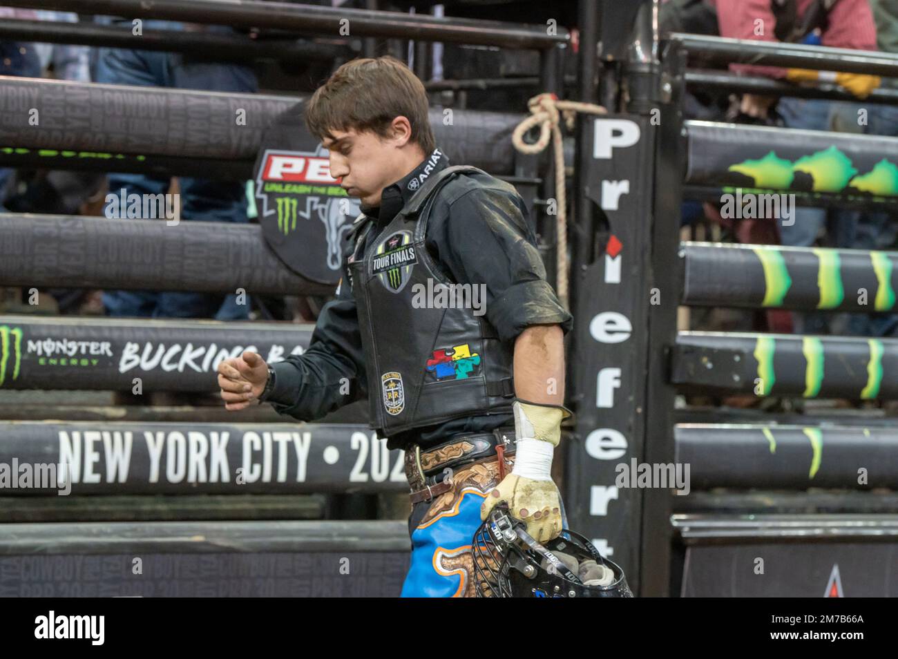 NEW YORK, NEW YORK - JANUARY 08: Mauricio Gulla Moreira rides Big Mac ...