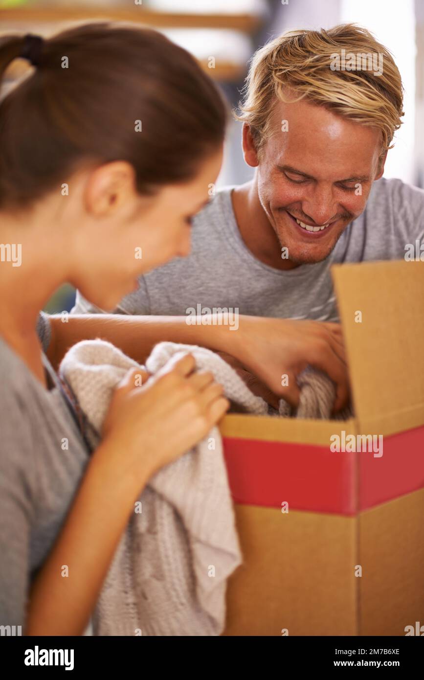Unpacking boxes hi-res stock photography and images - Alamy