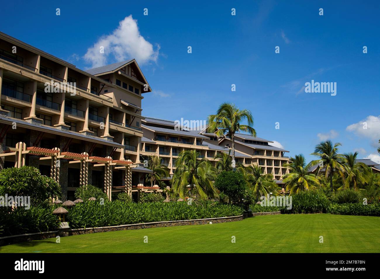 Hilton hotel sanya yalong bay hi-res stock photography and images - Alamy