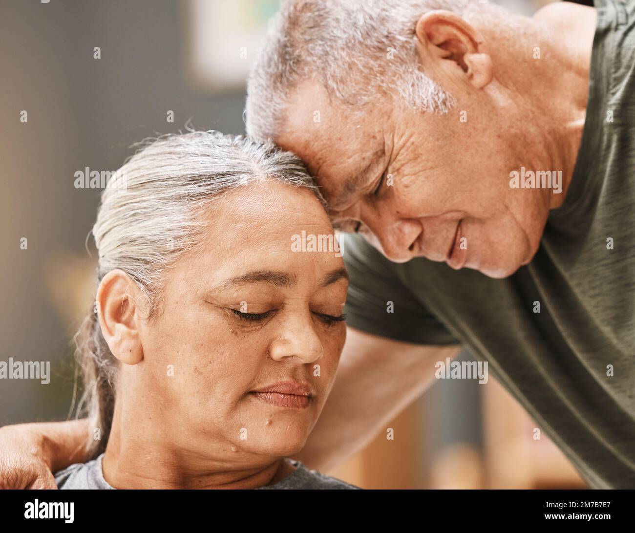 Love support hi-res stock photography and images - Alamy