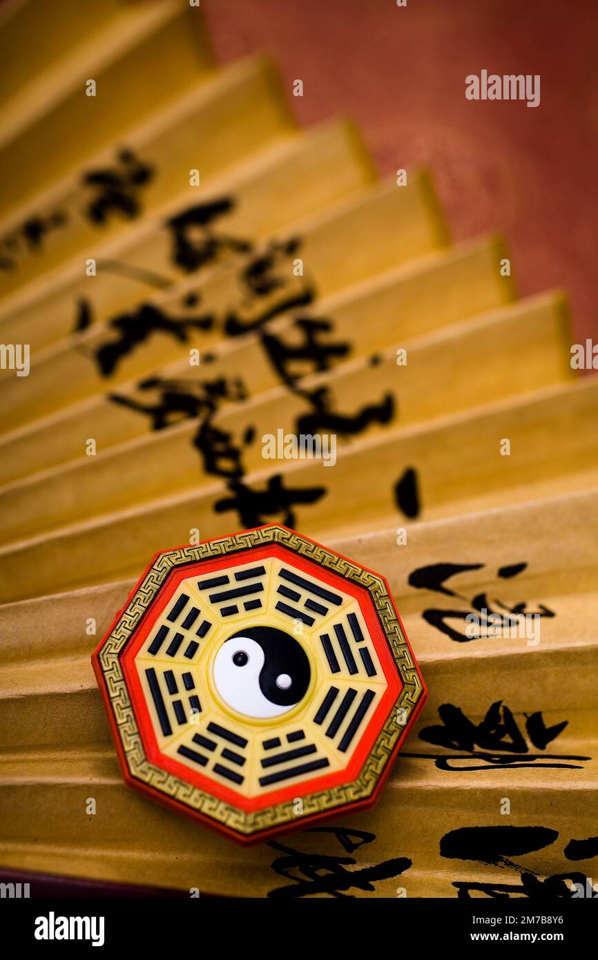 Tai chi fan hi-res stock photography and images - Alamy