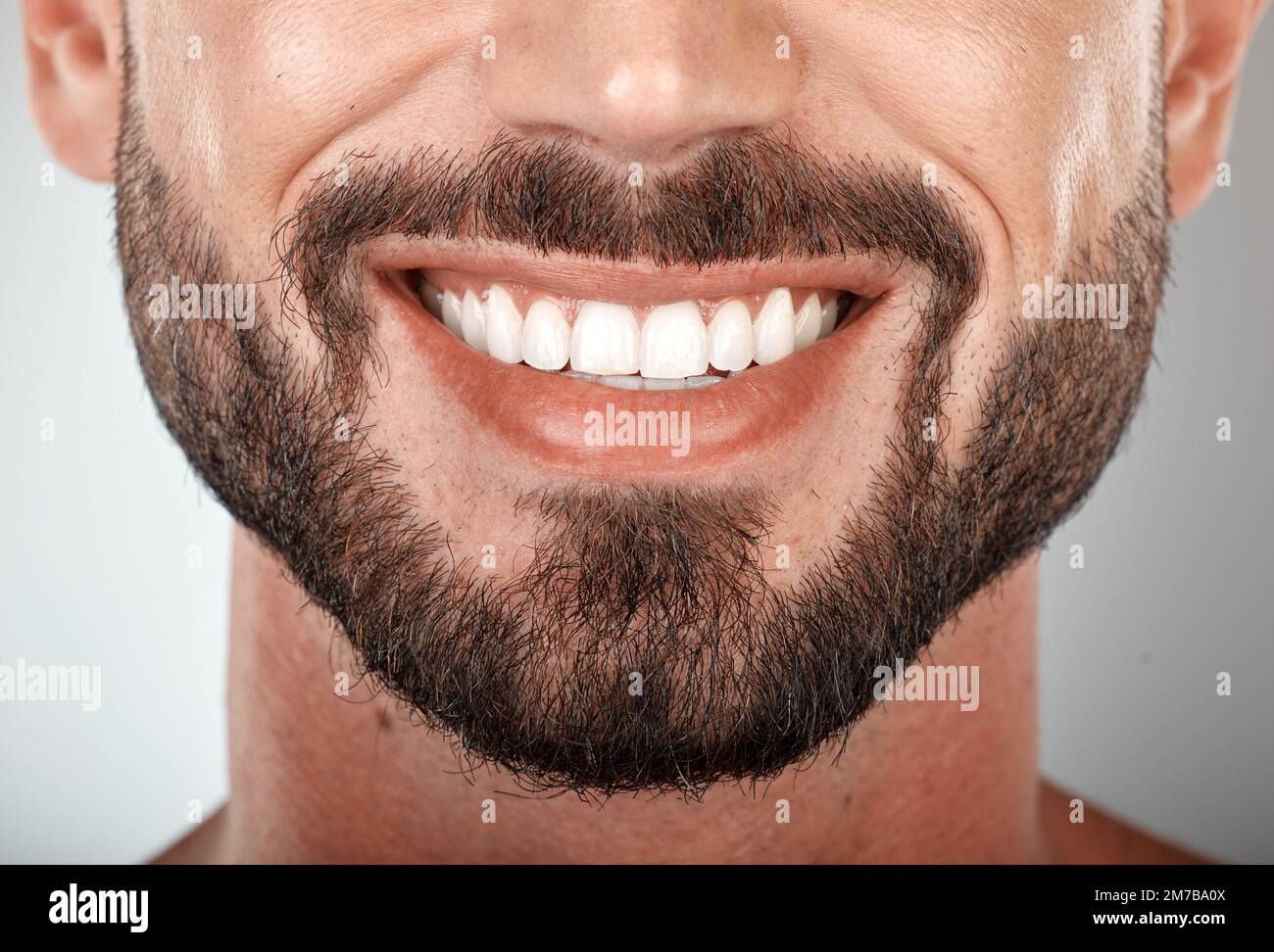 Smile teeth man hi-res stock photography and images - Alamy