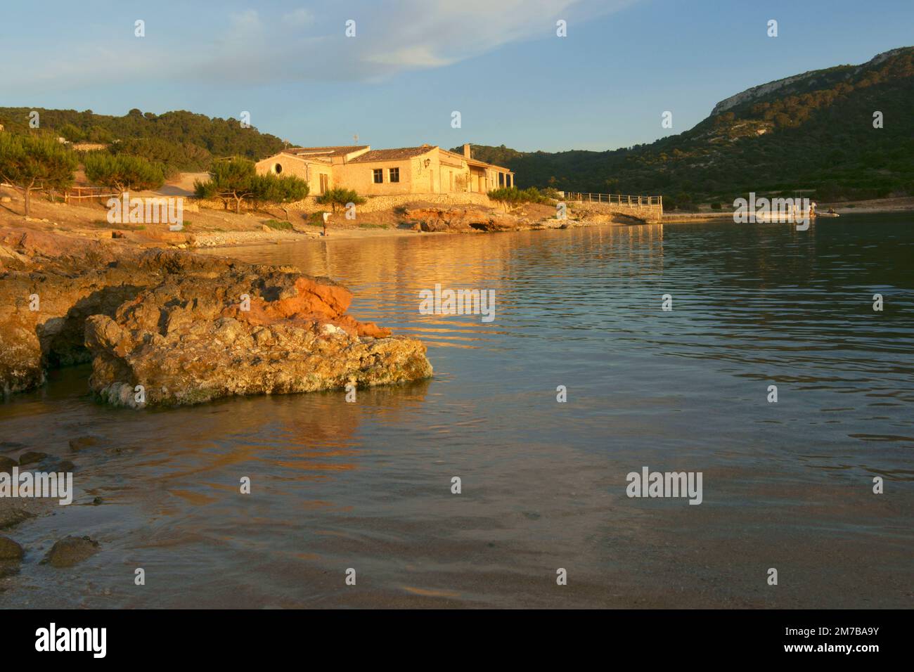 Cases des Pages.Puerto de Cabrera.Parque nacional maritimo terrestre de ...