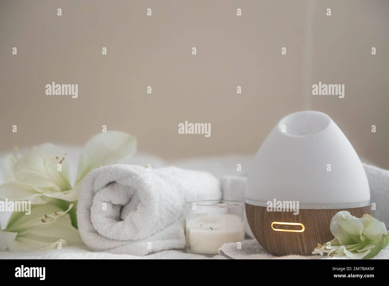 Spa composition aroma diffuser hi-res stock photography and images - Alamy
