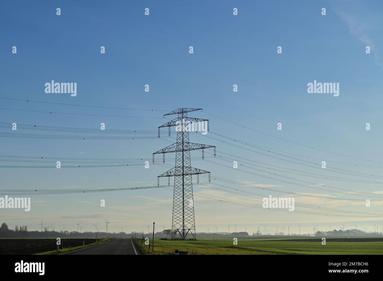 Overhead line pylon hi-res stock photography and images - Alamy