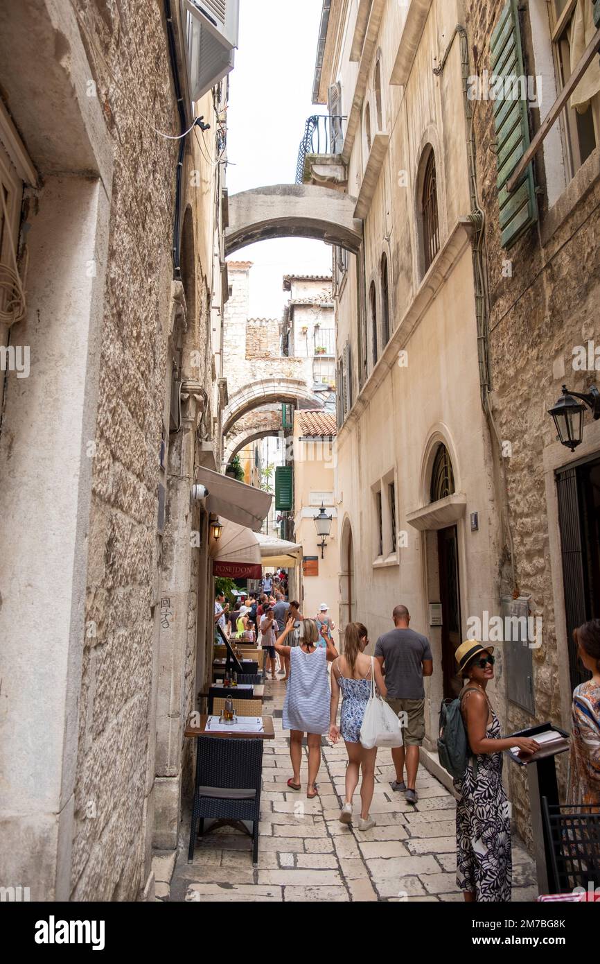Split, Croatia- narrow historic city streets Stock Photo - Alamy