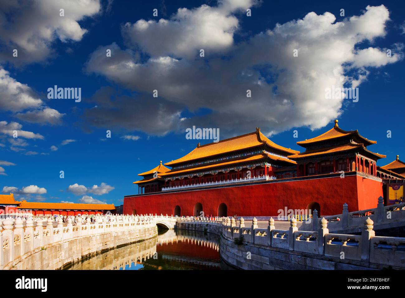 Golden water river forbidden city hi-res stock photography and images ...