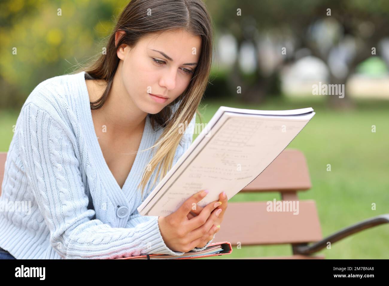Learning and reading hi-res stock photography and images - Alamy