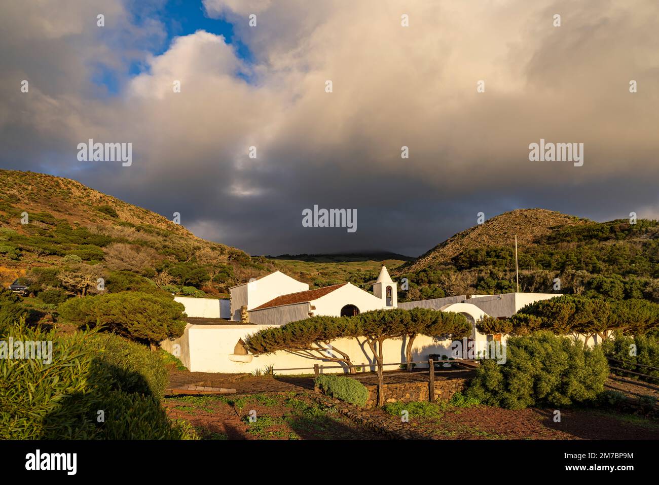Kirche der Virgen de los Reyes, El Hierro, Kanarische Inseln, Spanien | Ermita Virgen de los ...