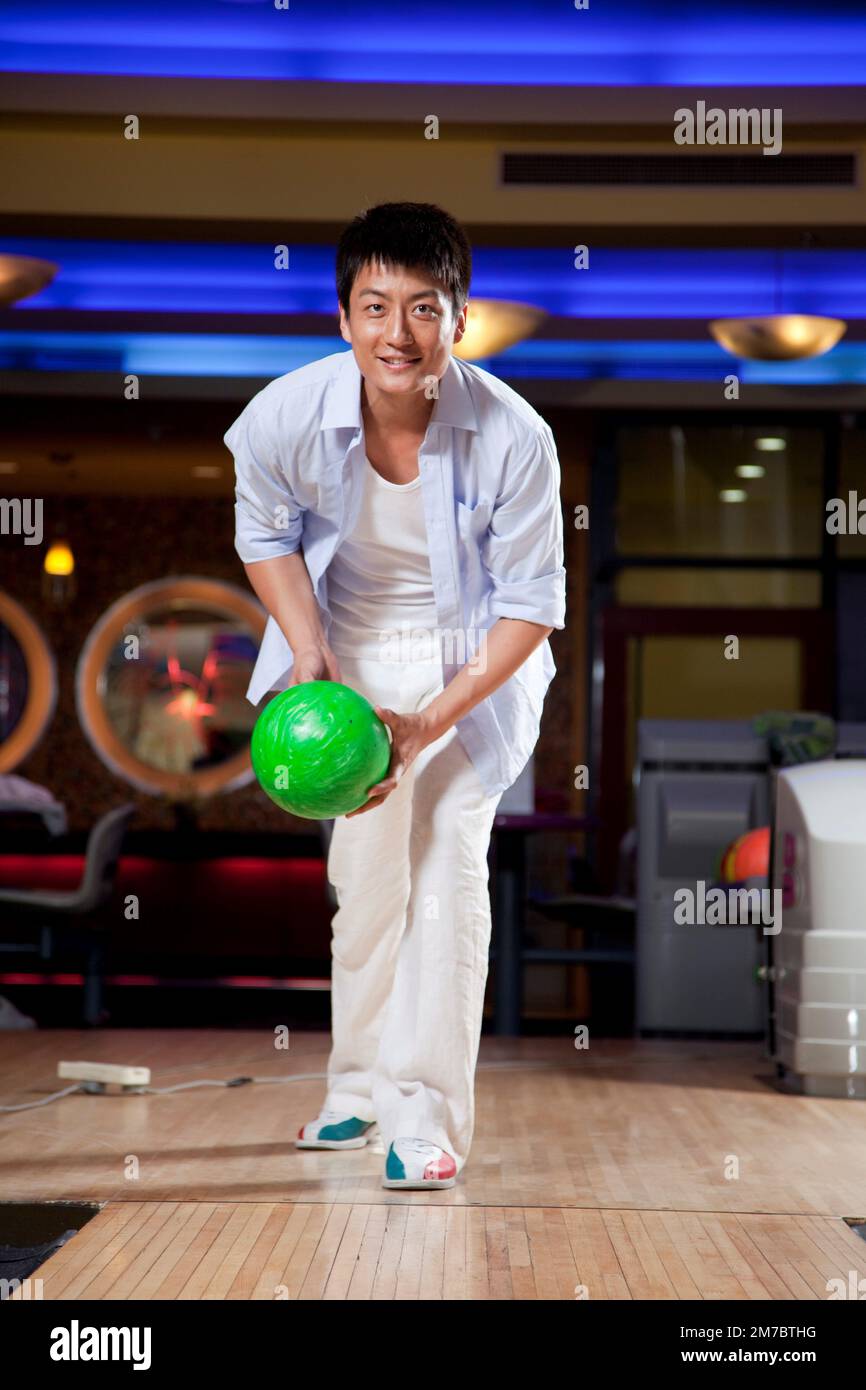 Indoor bowling hi-res stock photography and images - Alamy