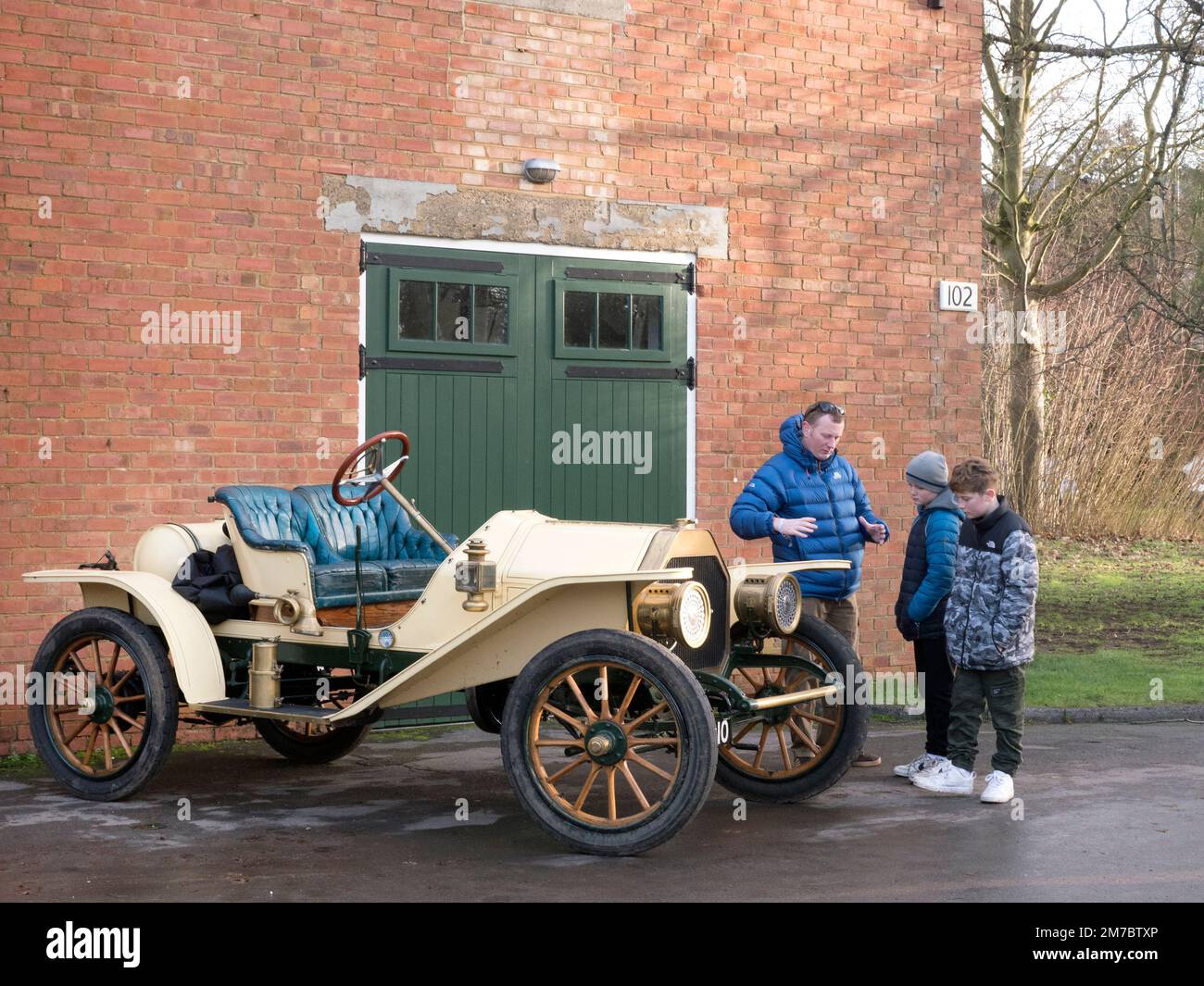 Overland vetran car hi-res stock photography and images - Alamy
