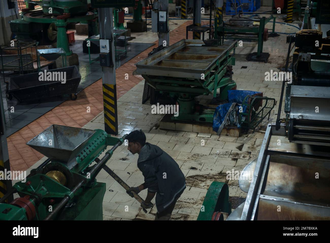 Processing equipment in a tea factory, Sri Lanka Stock Photo - Alamy