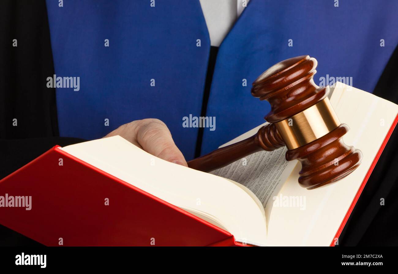 Justice hammer cutout hi-res stock photography and images - Alamy