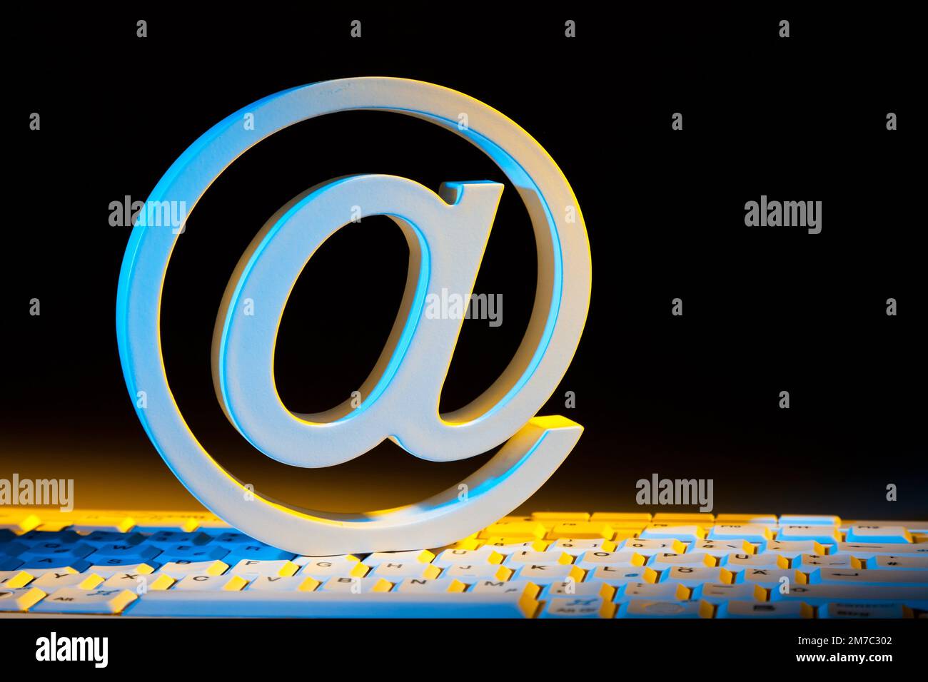 Emails keyboard hi-res stock photography and images - Alamy