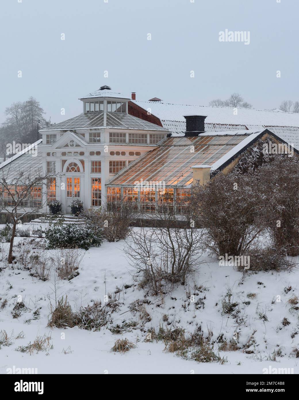 A wintry picture of the greenhouse at Gripsholm castle in Mariefred ...
