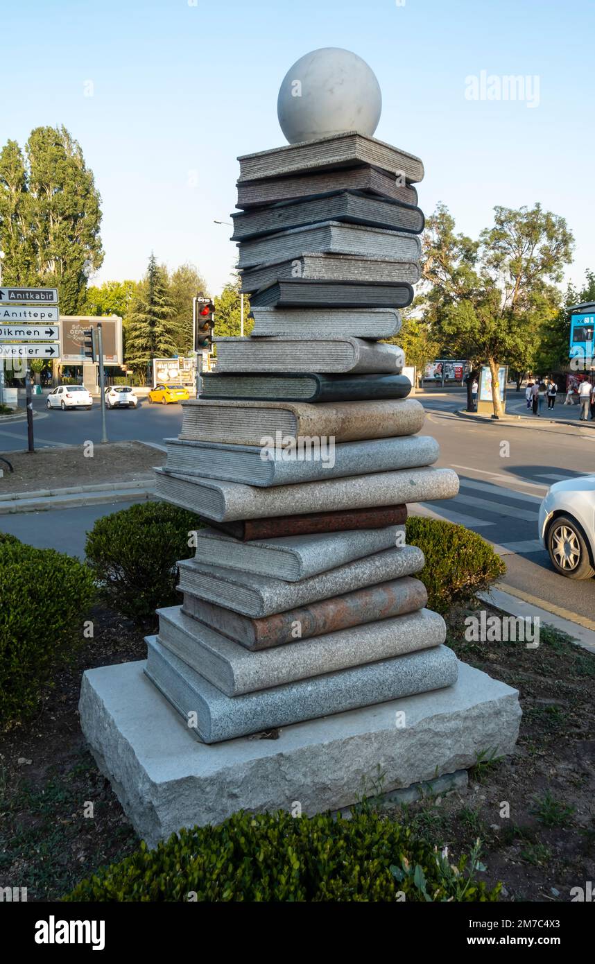 Book books sculpture hi-res stock photography and images - Alamy