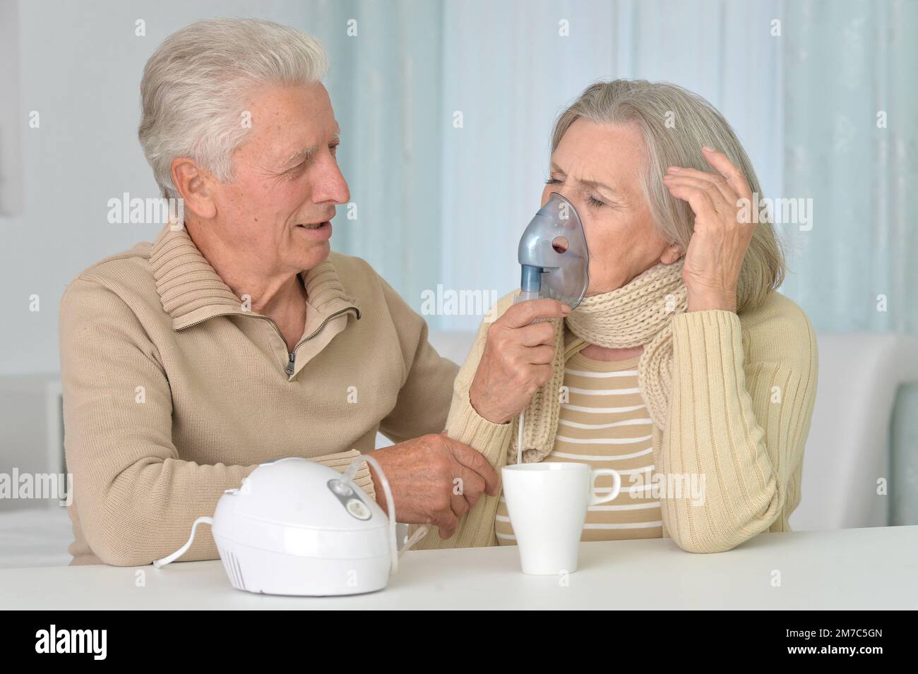 Inhaler pose hi-res stock photography and images - Alamy