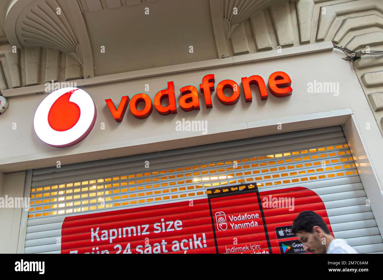 Vodafone store front hi-res stock photography and images - Alamy