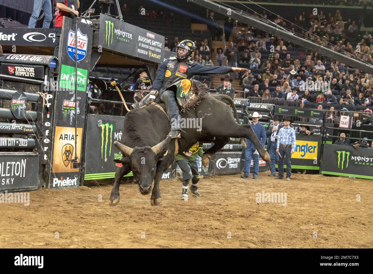 New York, United States. 08th Jan, 2023. Colten Fritzlan rides Big Worm ...