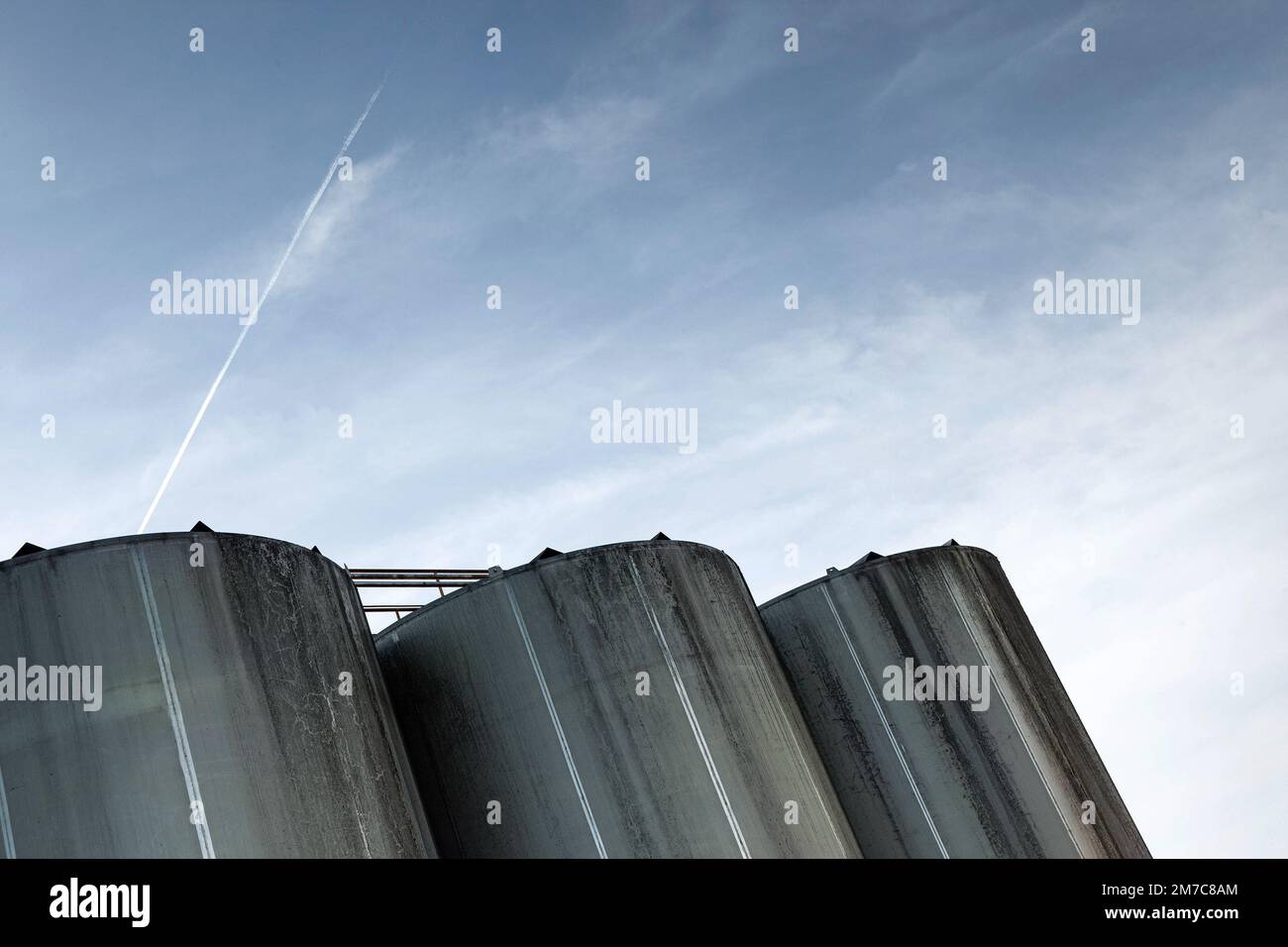 Metal storage tank hi-res stock photography and images - Alamy