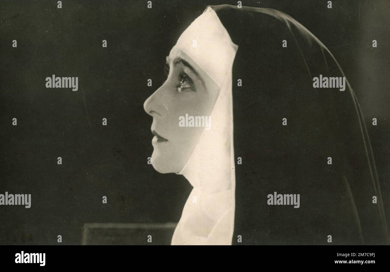 Portrait of Polish-Italian silent film actress Soava Gallone aka ...