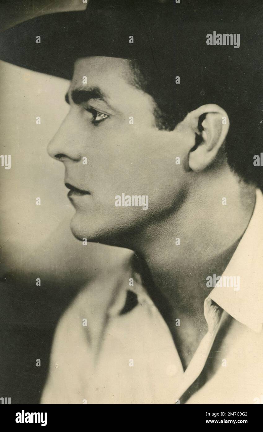 Portrait of Spanish-American silent film actor Antonio Moreno, 1920s ...