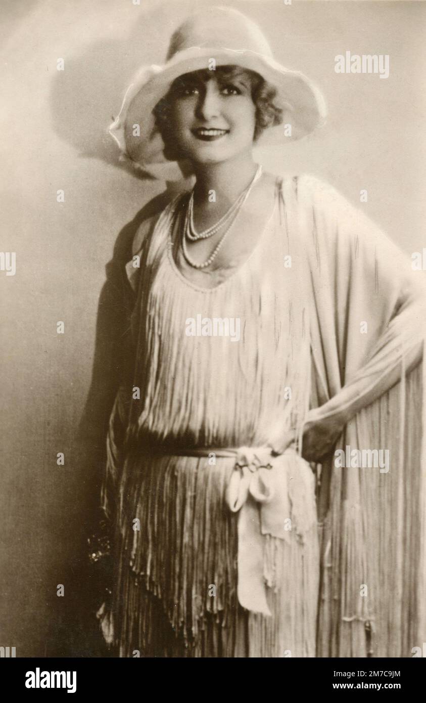 French 1920s hi-res stock photography and images - Alamy