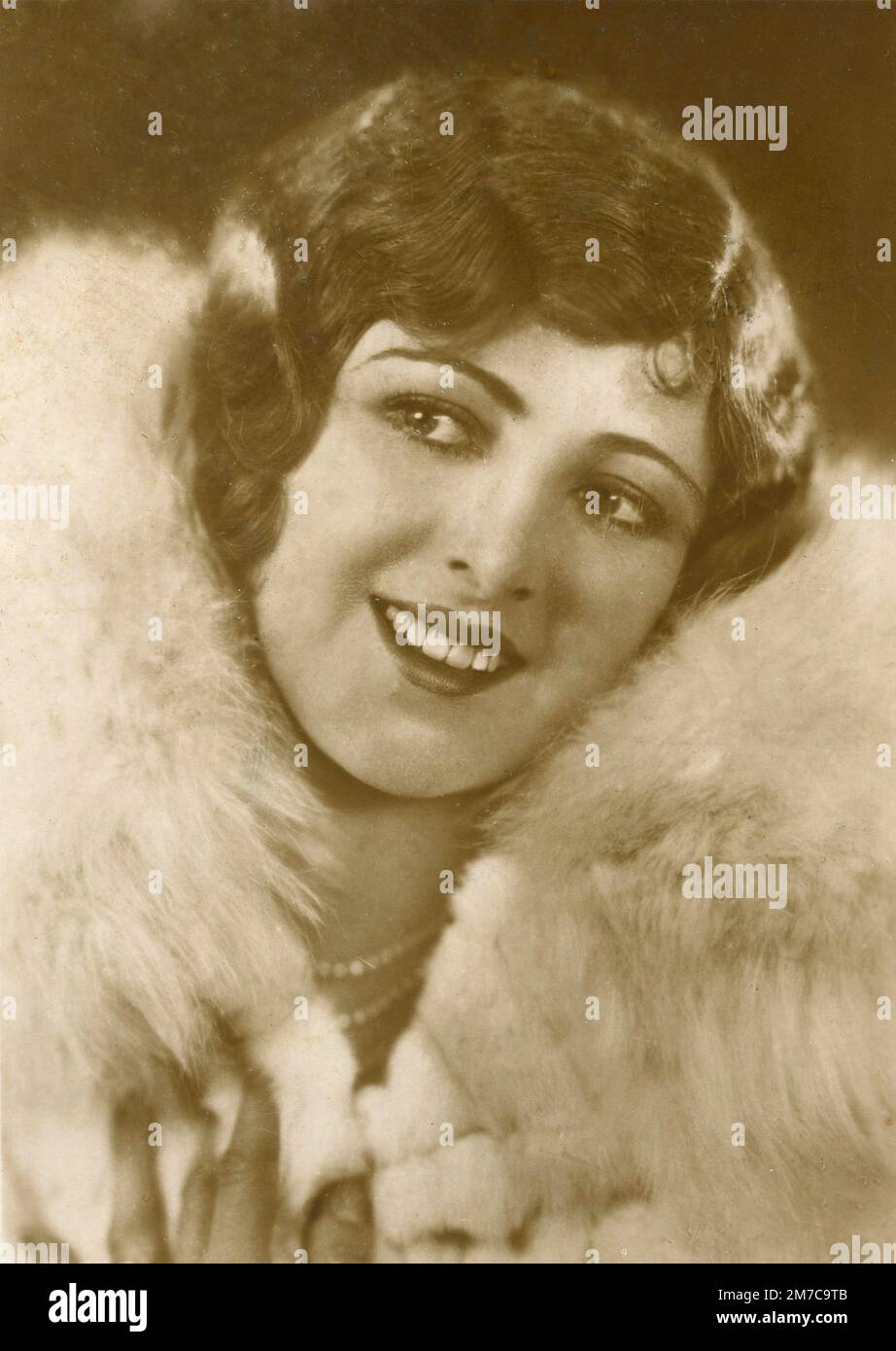 Portrait of American silent film actress Billie Dove, 1920s Stock Photo ...